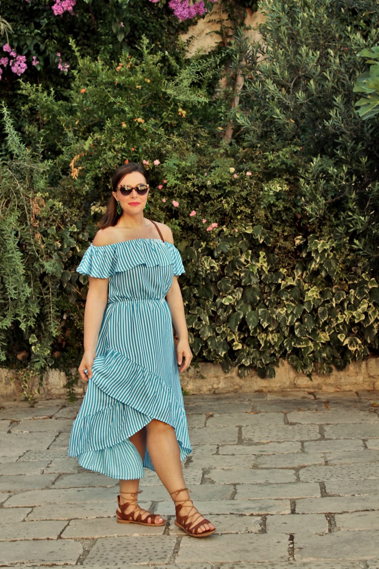 Vacation Blues: The Perfect Packing Color Scheme – Sarah In Style